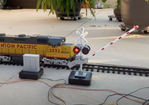 Motorized Crossing Gates - Signaling, Lighting & Animation