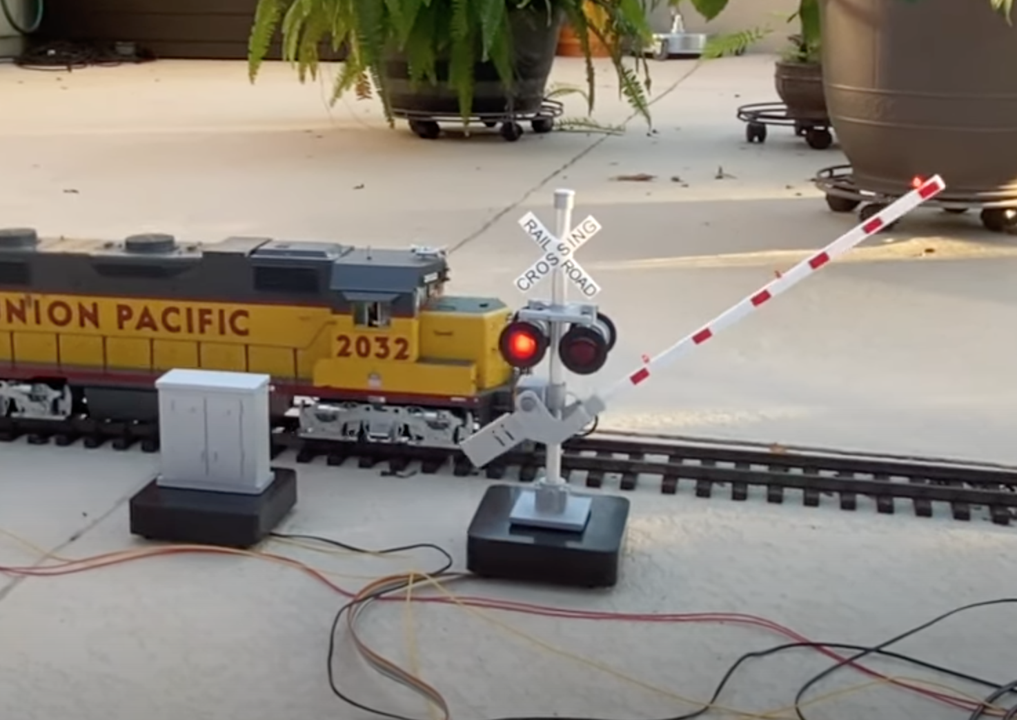 Motorized Crossing Gates - Signaling, Lighting & Animation